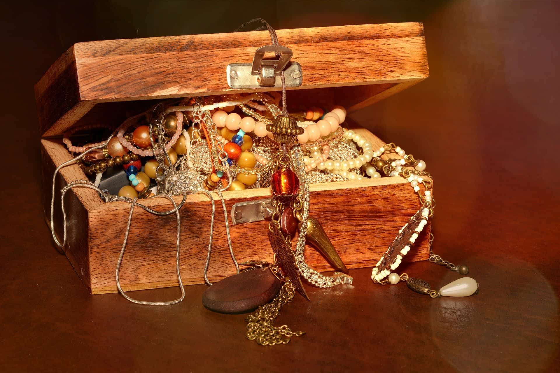 What Is The Latest Trend In Jewelry Right Now Couple Lab What Is The Latest Trend In Jewelry Right Now Couple Lab